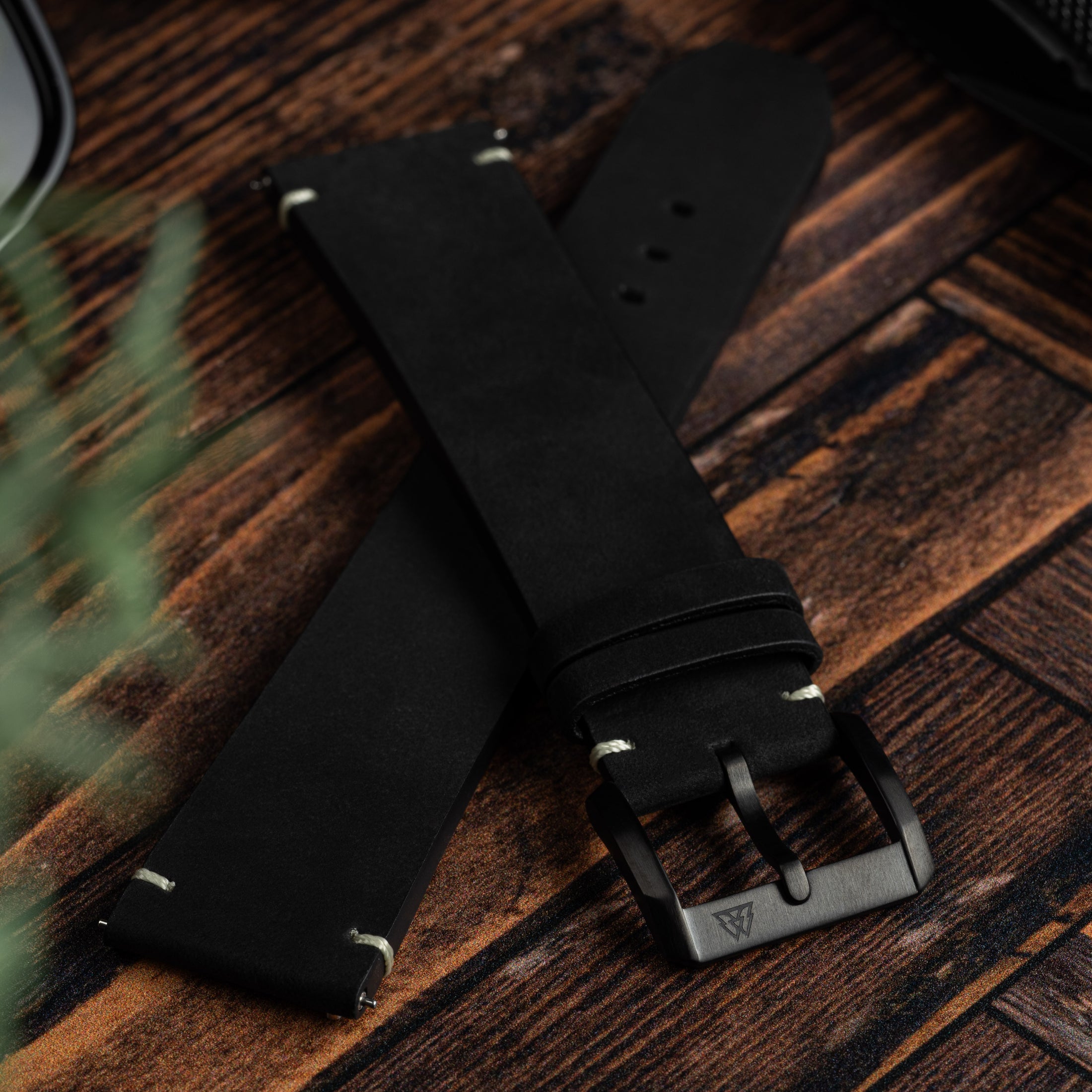 Midnight Black Raw Edge 22mm Leather Band – Original Grain